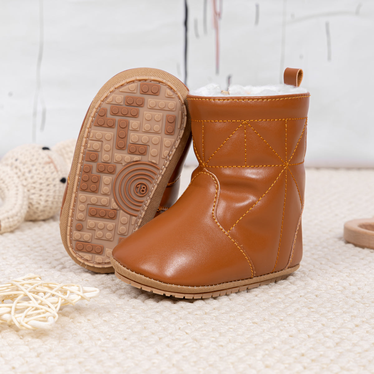 Girls pleather baby boots with sherpa inside. CG5416 – KIDSCHARMONLINE.COM