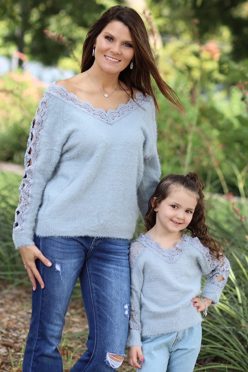 🔶 GIRLS GRAY SWEATER WITH EMBROIDERED DETAIL. – KIDSCHARMONLINE.COM